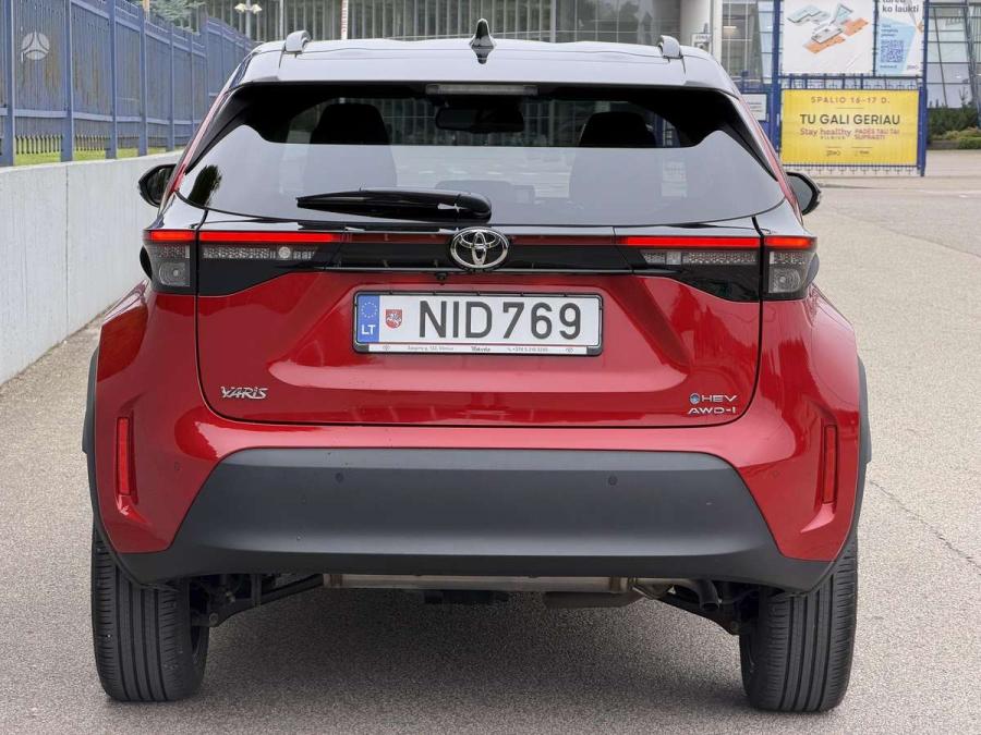 Sarkans Toyota Yaris Cross 2025 Viļņa, ar dzinēja tilpumu 1.49 L un nobraukumu 7 tūkst. km par 30500 €, foto 6 vietnē AUTOMOTO.COM.LV