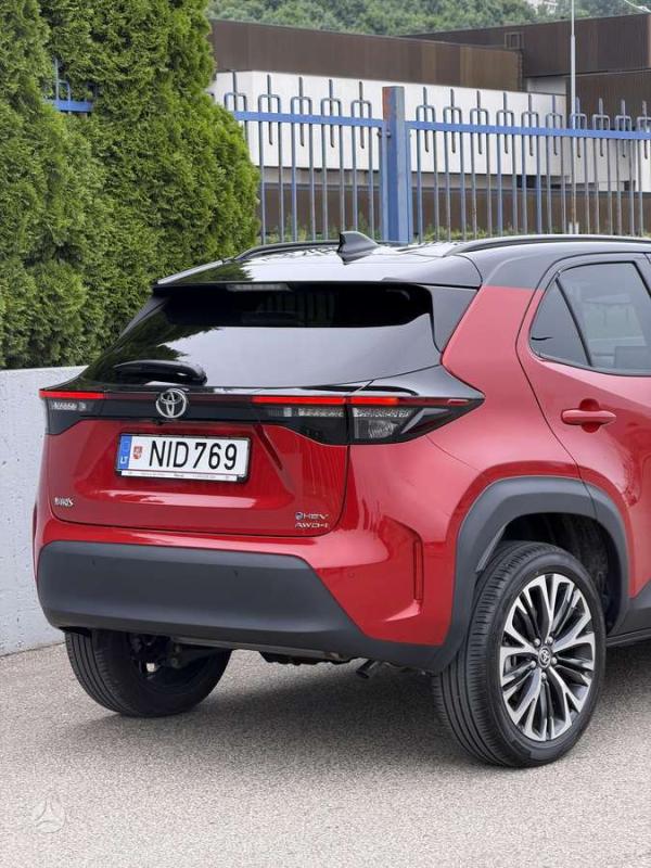 Красный Тойота Yaris Cross 2025 в Вильнюс, объемом двигателя 1.49 л и пробегом 7 тыс. км за 30500 €, фото 6 на AUTOMOTO.COM.LV
