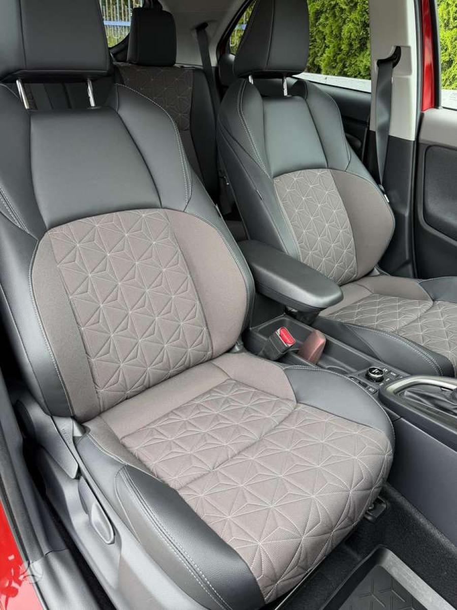 Sarkans Toyota Yaris Cross 2025 Viļņa, ar dzinēja tilpumu 1.49 L un nobraukumu 7 tūkst. km par 30500 €, foto 14 vietnē AUTOMOTO.COM.LV