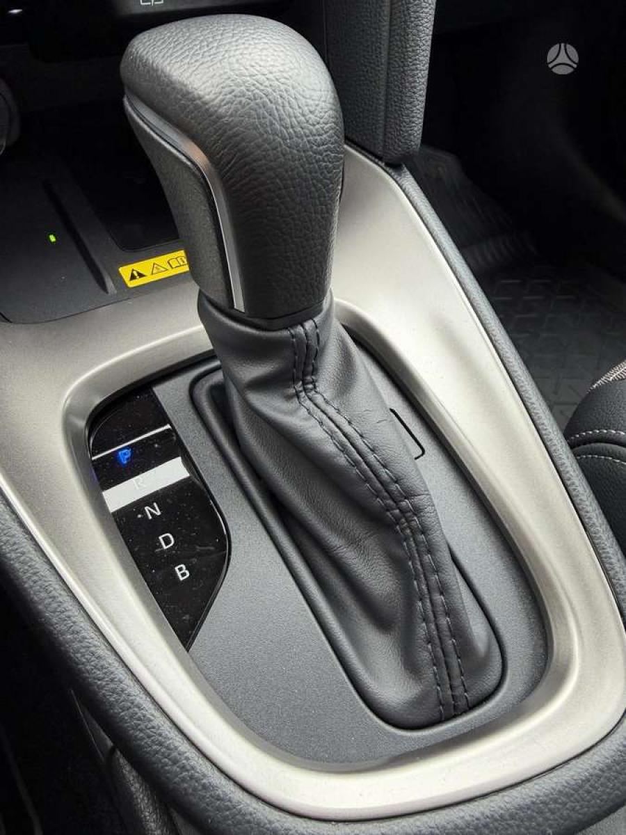 Sarkans Toyota Yaris Cross 2025 Viļņa, ar dzinēja tilpumu 1.49 L un nobraukumu 7 tūkst. km par 30500 €, foto 23 vietnē AUTOMOTO.COM.LV
