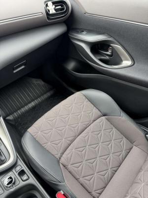 Sarkans Toyota Yaris Cross 2025 Viļņa, ar dzinēja tilpumu 1.49 L un nobraukumu 7 tūkst. km par 30500 €, foto 25 vietnē AUTOMOTO.COM.LV