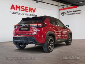 Красный Тойота Yaris Cross 2026 в Таллин, объемом двигателя 1.50 л и пробегом 3 тыс. км за 33290 €, фото 3 на AUTOMOTO.COM.LV