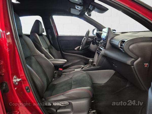 Красный Тойота Yaris Cross 2026 в Таллин, объемом двигателя 1.50 л и пробегом 3 тыс. км за 33290 €, фото 6 на AUTOMOTO.COM.LV