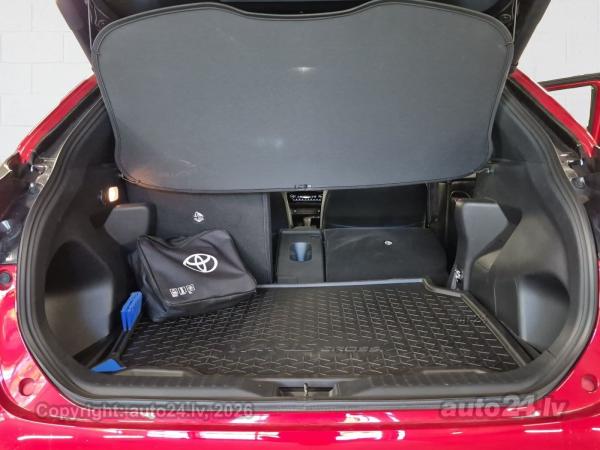 Красный Тойота Yaris Cross 2026 в Таллин, объемом двигателя 1.50 л и пробегом 3 тыс. км за 33290 €, фото 10 на AUTOMOTO.COM.LV