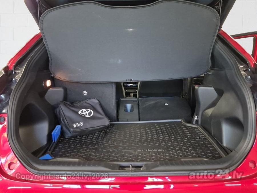 Красный Тойота Yaris Cross 2026 в Таллин, объемом двигателя 1.50 л и пробегом 3 тыс. км за 33290 €, фото 11 на AUTOMOTO.COM.LV