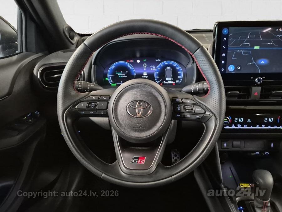 Красный Тойота Yaris Cross 2026 в Таллин, объемом двигателя 1.50 л и пробегом 3 тыс. км за 33290 €, фото 13 на AUTOMOTO.COM.LV
