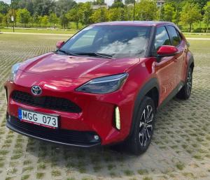 Sarkans Toyota Yaris Cross 2022 Viļņa, ar dzinēja tilpumu 1.49 L un nobraukumu 60 tūkst. km par 20000 €, foto 3 vietnē AUTOMOTO.COM.LV