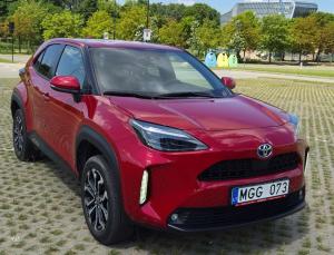 Sarkans Toyota Yaris Cross 2022 Viļņa, ar dzinēja tilpumu 1.49 L un nobraukumu 60 tūkst. km par 20000 €, foto 4 vietnē AUTOMOTO.COM.LV