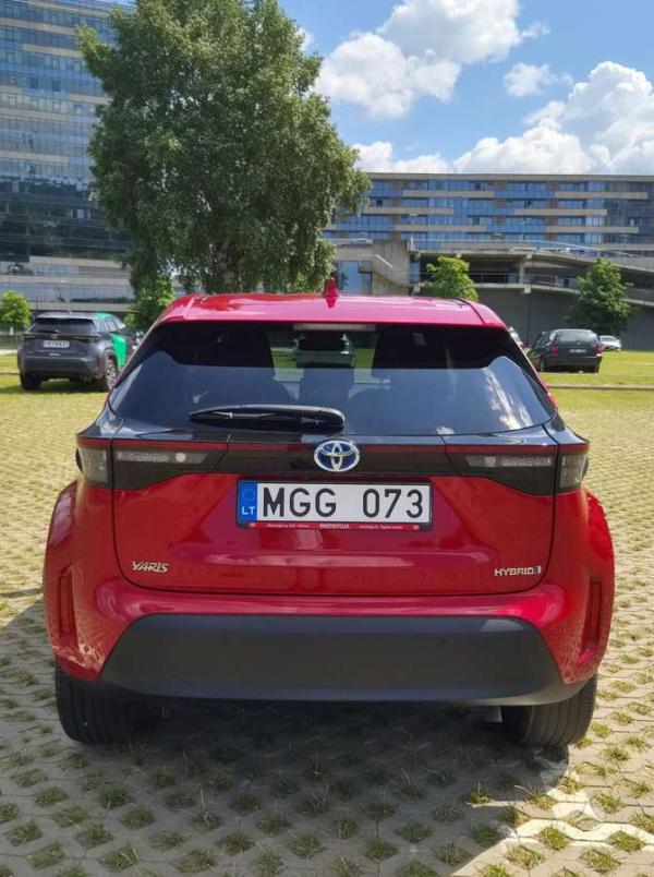 Sarkans Toyota Yaris Cross 2022 Viļņa, ar dzinēja tilpumu 1.49 L un nobraukumu 60 tūkst. km par 20000 €, foto 6 vietnē AUTOMOTO.COM.LV