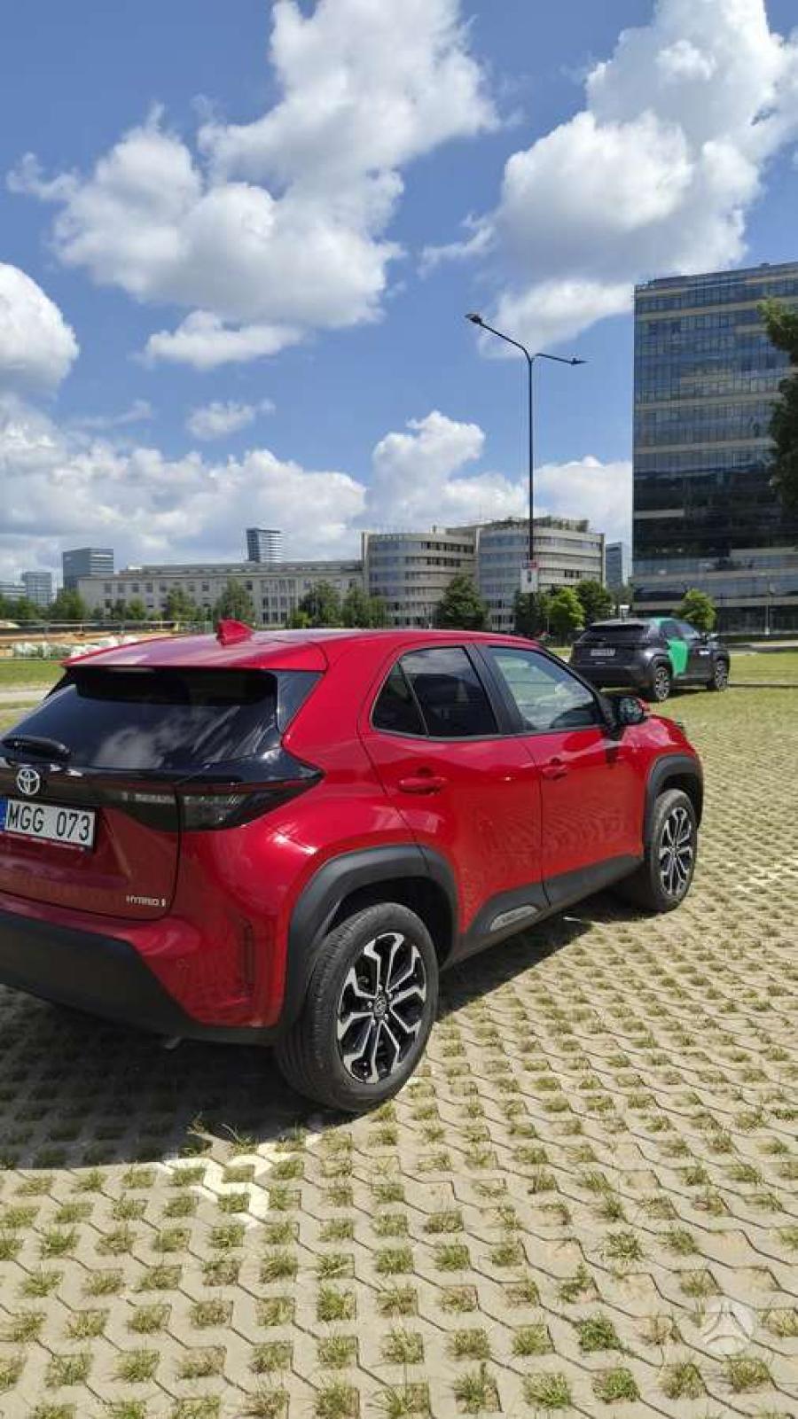 Sarkans Toyota Yaris Cross 2022 Viļņa, ar dzinēja tilpumu 1.49 L un nobraukumu 60 tūkst. km par 20000 €, foto 8 vietnē AUTOMOTO.COM.LV