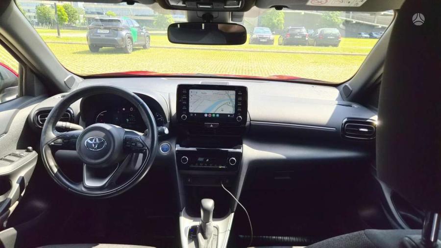 Sarkans Toyota Yaris Cross 2022 Viļņa, ar dzinēja tilpumu 1.49 L un nobraukumu 60 tūkst. km par 20000 €, foto 15 vietnē AUTOMOTO.COM.LV