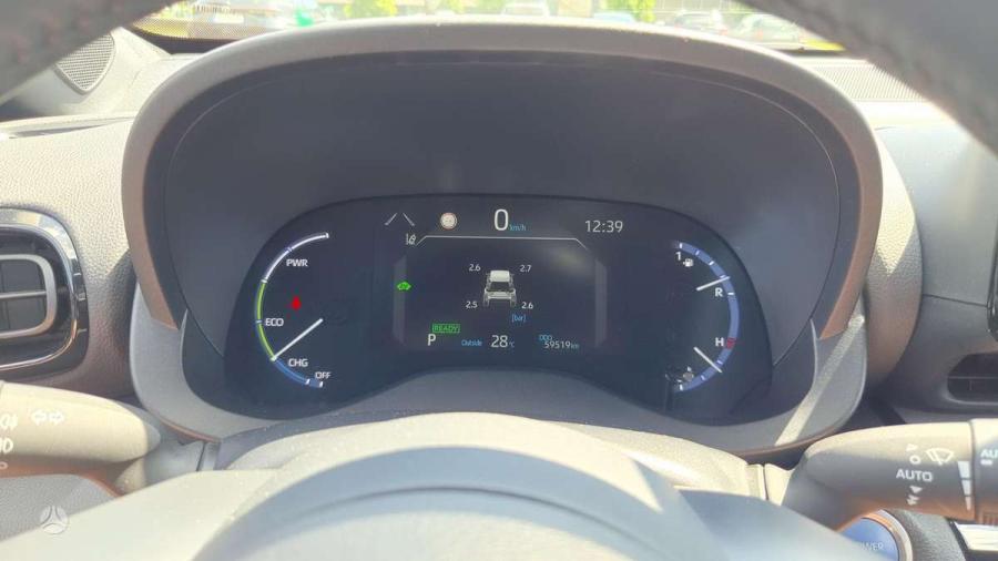 Sarkans Toyota Yaris Cross 2022 Viļņa, ar dzinēja tilpumu 1.49 L un nobraukumu 60 tūkst. km par 20000 €, foto 18 vietnē AUTOMOTO.COM.LV