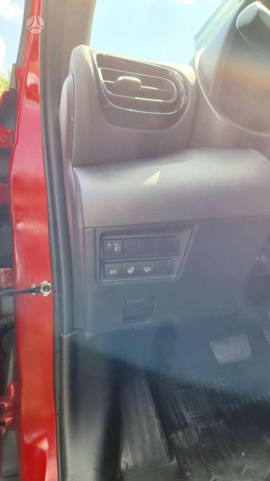 Sarkans Toyota Yaris Cross 2022 Viļņa, ar dzinēja tilpumu 1.49 L un nobraukumu 60 tūkst. km par 20000 €, foto 21 vietnē AUTOMOTO.COM.LV