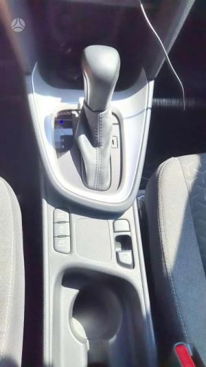 Sarkans Toyota Yaris Cross 2022 Viļņa, ar dzinēja tilpumu 1.49 L un nobraukumu 60 tūkst. km par 20000 €, foto 22 vietnē AUTOMOTO.COM.LV