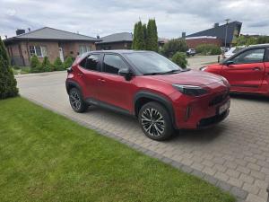 Red Toyota Yaris Cross 2022 in Kaunas, with an engine capacity of 1.49 L and mileage of 33 thousand km for 25000 €, photo 5 on AUTOMOTO.COM.LV