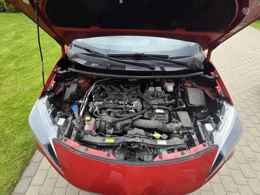 Red Toyota Yaris Cross 2022 in Kaunas, with an engine capacity of 1.49 L and mileage of 33 thousand km for 25000 €, photo 12 on AUTOMOTO.COM.LV