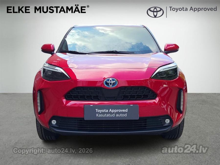 Red Toyota Yaris Cross 2022 in Tallinn, with an engine capacity of 1.49 L and mileage of 30 thousand km for 21995 €, photo 6 on AUTOMOTO.COM.LV
