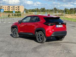 Красный Тойота Yaris Cross 2024 в Таллин, объемом двигателя 1.50 л и пробегом 25 тыс. км за 24690 €, фото 4 на AUTOMOTO.COM.LV