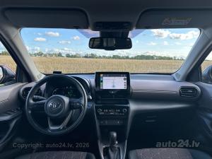 Красный Тойота Yaris Cross 2024 в Таллин, объемом двигателя 1.50 л и пробегом 25 тыс. км за 24690 €, фото 8 на AUTOMOTO.COM.LV