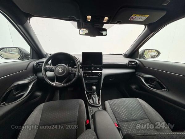 Toyota Yaris Cross 2024 Tallina, ar dzinēja tilpumu 1.49 L un nobraukumu 40 tūkst. km par 24495 €, foto 8 vietnē AUTOMOTO.COM.LV