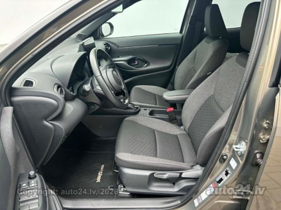 Тойота Yaris Cross 2024 в Таллин, объемом двигателя 1.49 л и пробегом 40 тыс. км за 24495 €, фото 12 на AUTOMOTO.COM.LV