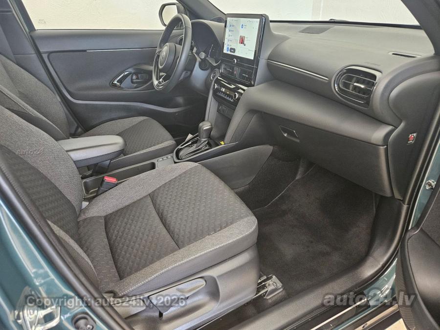 Тойота Yaris Cross 2025 в Раквере, объемом двигателя 1.49 л и пробегом 10 тыс. км за 26990 €, фото 6 на AUTOMOTO.COM.LV