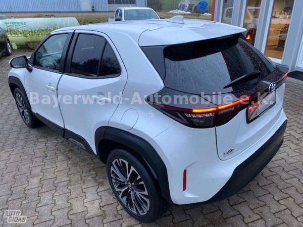 Balts Toyota Yaris Cross 2021 Kauņa, ar dzinēja tilpumu 1.50 L un nobraukumu 67 tūkst. km par 24254 €, foto 3 vietnē AUTOMOTO.COM.LV
