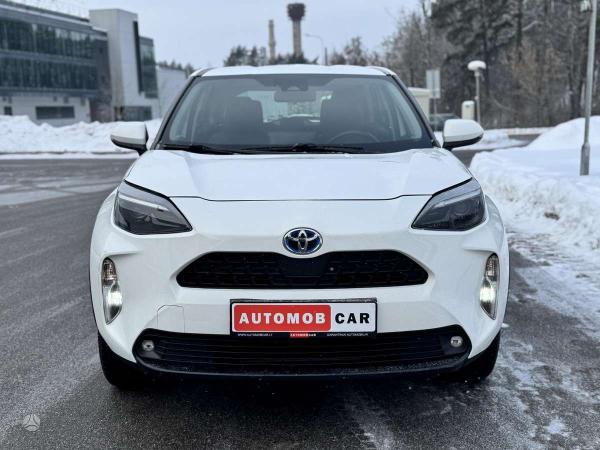 Balts Toyota Yaris Cross 2021 Viļņa, ar dzinēja tilpumu 1.49 L un nobraukumu 161 tūkst. km par 16350 €, foto 2 vietnē AUTOMOTO.COM.LV