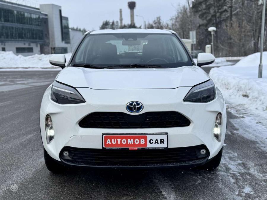 Balts Toyota Yaris Cross 2021 Viļņa, ar dzinēja tilpumu 1.49 L un nobraukumu 161 tūkst. km par 16350 €, foto 2 vietnē AUTOMOTO.COM.LV