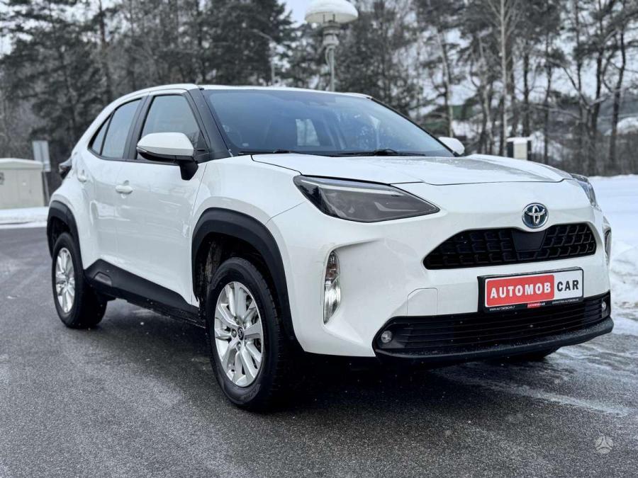 Balts Toyota Yaris Cross 2021 Viļņa, ar dzinēja tilpumu 1.49 L un nobraukumu 161 tūkst. km par 16350 €, foto 3 vietnē AUTOMOTO.COM.LV