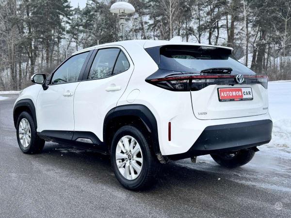 Balts Toyota Yaris Cross 2021 Viļņa, ar dzinēja tilpumu 1.49 L un nobraukumu 161 tūkst. km par 16350 €, foto 6 vietnē AUTOMOTO.COM.LV