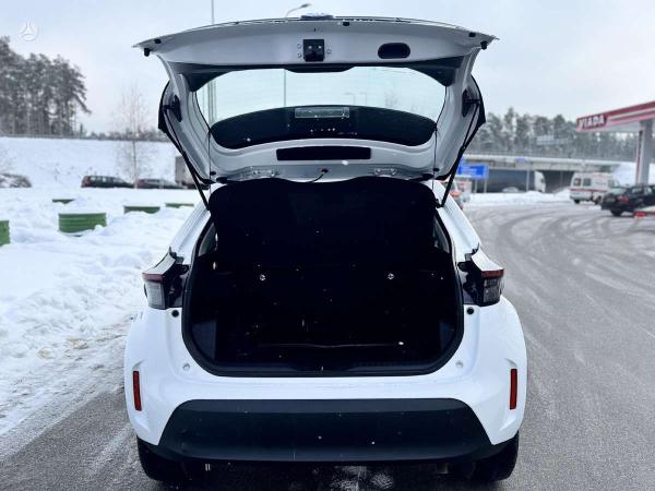 Balts Toyota Yaris Cross 2021 Viļņa, ar dzinēja tilpumu 1.49 L un nobraukumu 161 tūkst. km par 16350 €, foto 11 vietnē AUTOMOTO.COM.LV