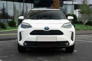 Белый Тойота Yaris Cross 2021 в Вильнюс, объемом двигателя 1.49 л и пробегом 33 тыс. км за 18800 €, фото  на AUTOMOTO.COM.LV
