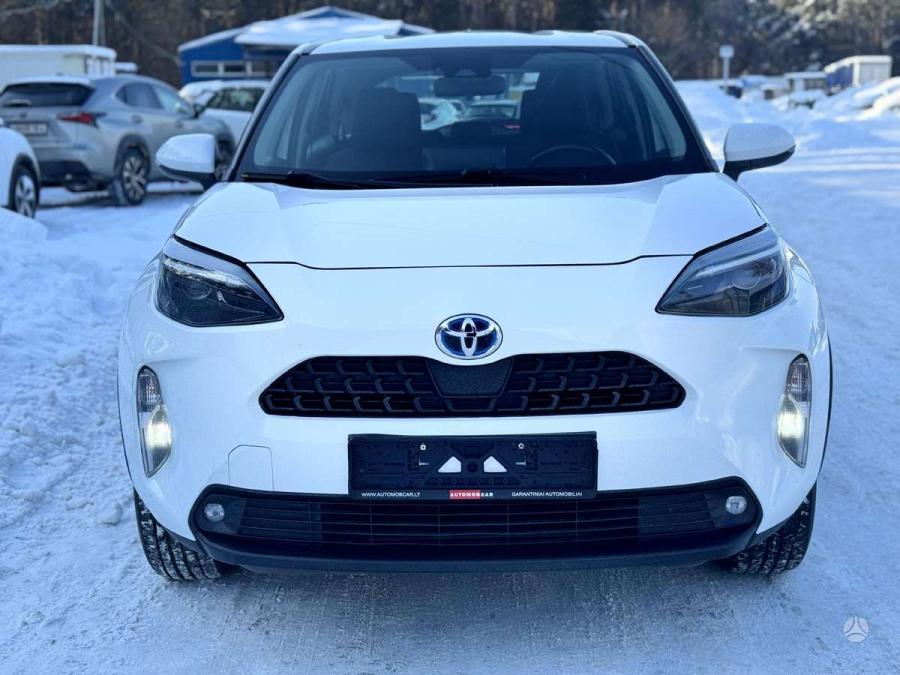 Белый Тойота Yaris Cross 2021 в Вильнюс, объемом двигателя 1.49 л и пробегом 163 тыс. км за 15950 €, фото 2 на AUTOMOTO.COM.LV