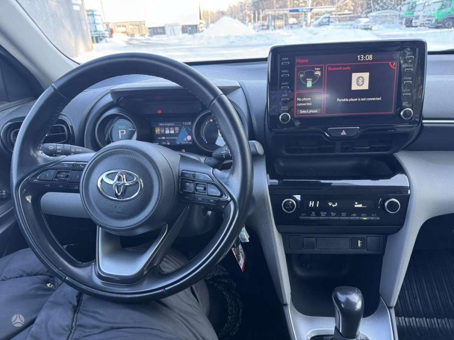 Белый Тойота Yaris Cross 2021 в Вильнюс, объемом двигателя 1.49 л и пробегом 163 тыс. км за 15950 €, фото 13 на AUTOMOTO.COM.LV