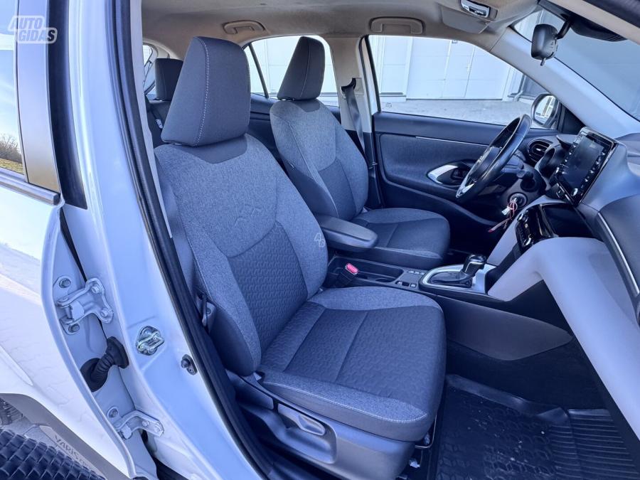 Balts Toyota Yaris Cross 2021 Viļņa, ar dzinēja tilpumu 1.50 L un nobraukumu 163 tūkst. km par 15650 €, foto 19 vietnē AUTOMOTO.COM.LV