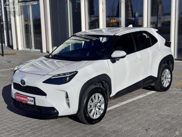 Balts Toyota Yaris Cross 2021 Viļņa, ar dzinēja tilpumu 1.50 L un nobraukumu 163 tūkst. km par 16150 €, foto 2 vietnē AUTOMOTO.COM.LV