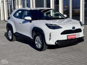 White Toyota Yaris Cross 2021 in Vilnius, with an engine capacity of 1.50 L and mileage of 163 thousand km for 16150 €, photo 6 on AUTOMOTO.COM.LV