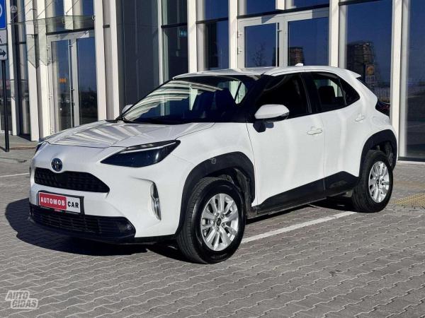 White Toyota Yaris Cross 2021 in Vilnius, with an engine capacity of 1.50 L and mileage of 163 thousand km for 16150 €, photo 6 on AUTOMOTO.COM.LV