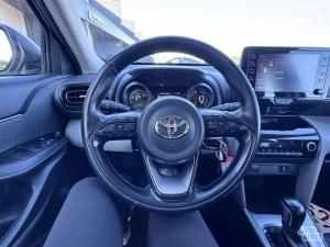 White Toyota Yaris Cross 2021 in Vilnius, with an engine capacity of 1.50 L and mileage of 163 thousand km for 16150 €, photo 12 on AUTOMOTO.COM.LV