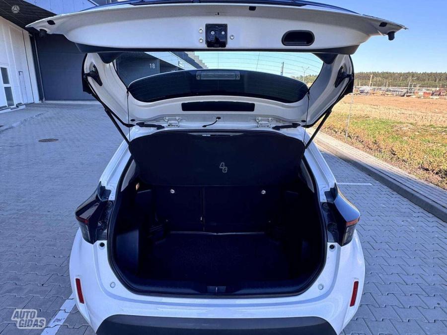 White Toyota Yaris Cross 2021 in Vilnius, with an engine capacity of 1.50 L and mileage of 163 thousand km for 16150 €, photo 22 on AUTOMOTO.COM.LV
