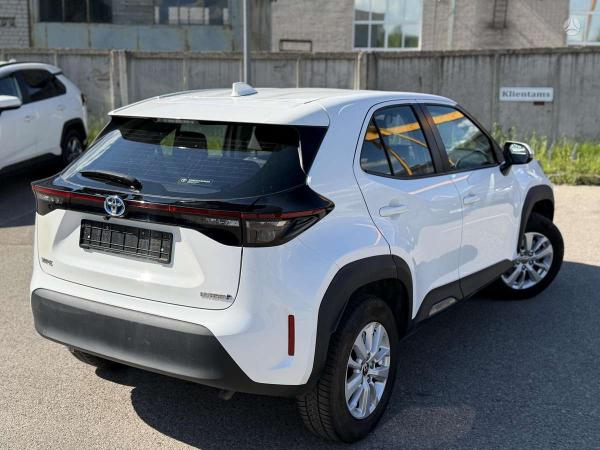 Balts Toyota Yaris Cross 2021 Viļņa, ar dzinēja tilpumu 1.50 L un nobraukumu 161 tūkst. km par 15700 €, foto 7 vietnē AUTOMOTO.COM.LV
