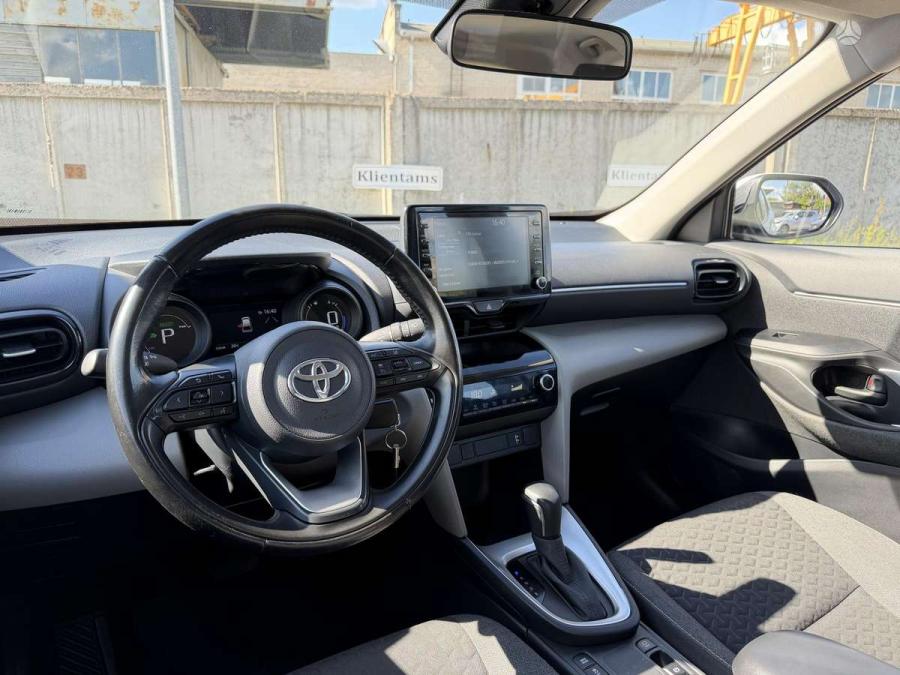 Белый Тойота Yaris Cross 2021 в Вильнюс, объемом двигателя 1.50 л и пробегом 161 тыс. км за 15700 €, фото 13 на AUTOMOTO.COM.LV