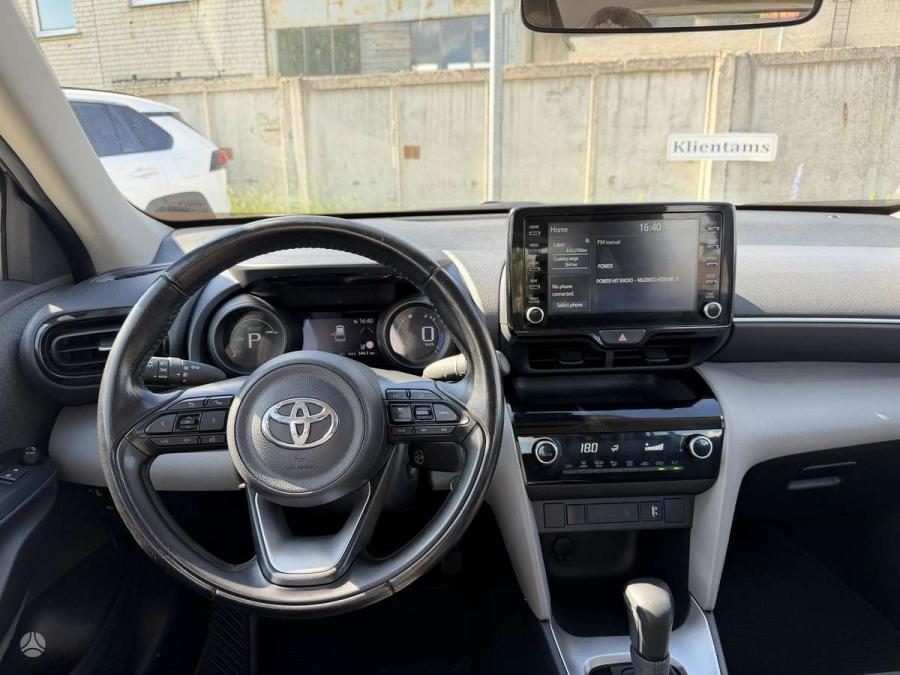 Белый Тойота Yaris Cross 2021 в Вильнюс, объемом двигателя 1.50 л и пробегом 161 тыс. км за 15700 €, фото 15 на AUTOMOTO.COM.LV