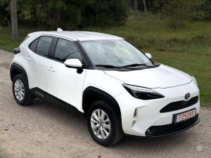 Белый Тойота Yaris Cross 2021 в Вильнюс, объемом двигателя 1.50 л и пробегом 183 тыс. км за 14900 €, фото 4 на AUTOMOTO.COM.LV