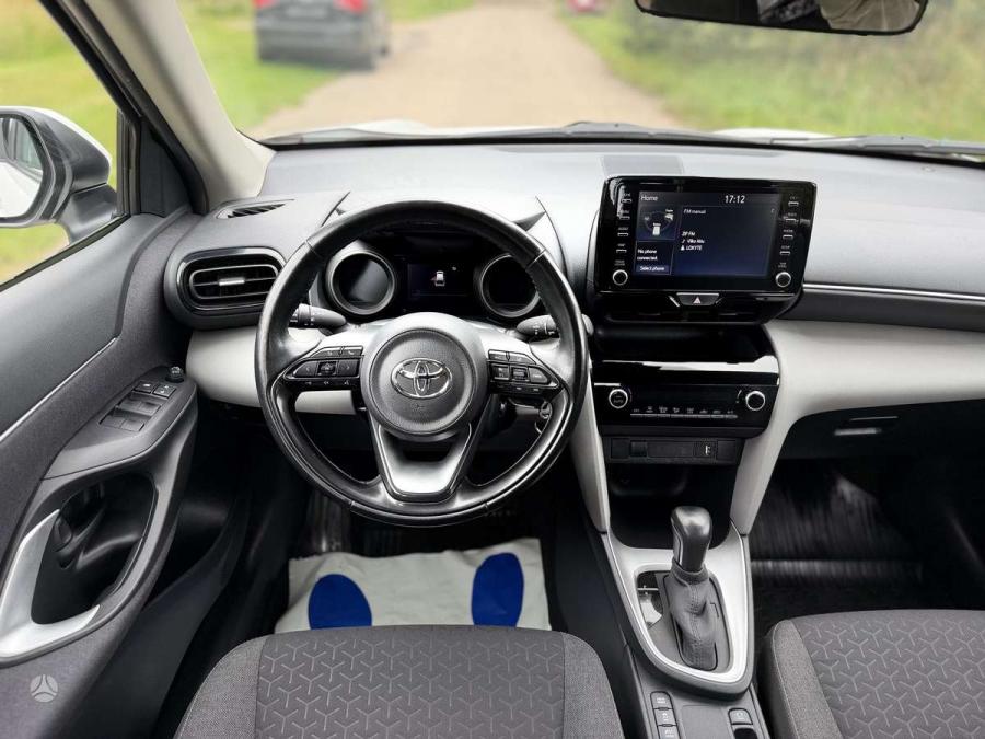 Белый Тойота Yaris Cross 2021 в Вильнюс, объемом двигателя 1.50 л и пробегом 183 тыс. км за 14900 €, фото 12 на AUTOMOTO.COM.LV