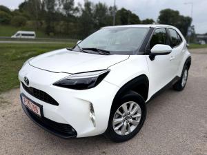 Белый Тойота Yaris Cross 2021 в Вильнюс, объемом двигателя 1.50 л и пробегом 182 тыс. км за 14800 €, фото 1 на AUTOMOTO.COM.LV