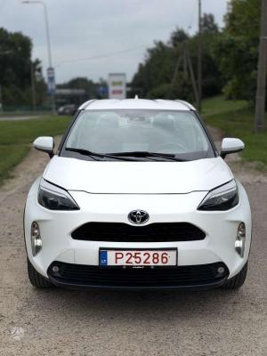 Белый Тойота Yaris Cross 2021 в Вильнюс, объемом двигателя 1.50 л и пробегом 182 тыс. км за 14800 €, фото 3 на AUTOMOTO.COM.LV