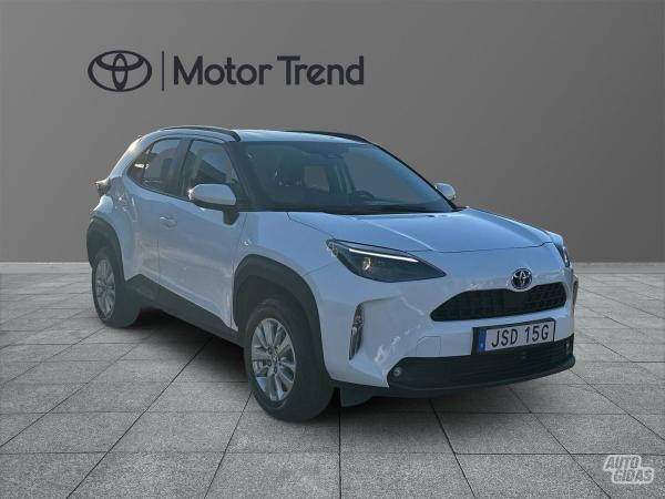 White Toyota Yaris Cross 2022 in Kaunas, with an engine capacity of 0.00 L and mileage of 33 thousand km for 25952 €, photo 6 on AUTOMOTO.COM.LV