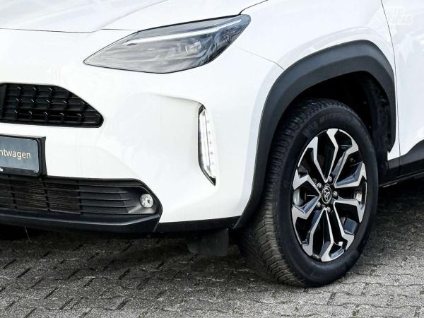 Balts Toyota Yaris Cross 2022 Kauņa, ar dzinēja tilpumu 1.50 L un nobraukumu 58 tūkst. km par 24830 €, foto 4 vietnē AUTOMOTO.COM.LV